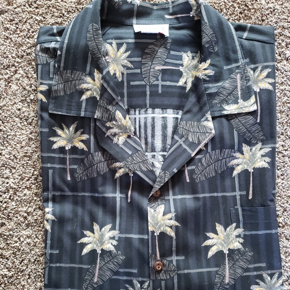 Pacific Legend | Shirts | Pacific Legend Short Sleeve Button Down Palm ...